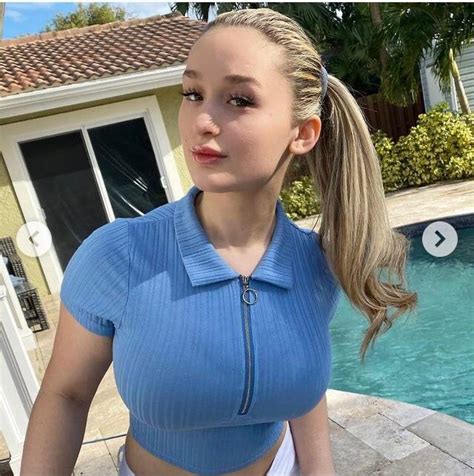 Poolside Ponytail Scrolller