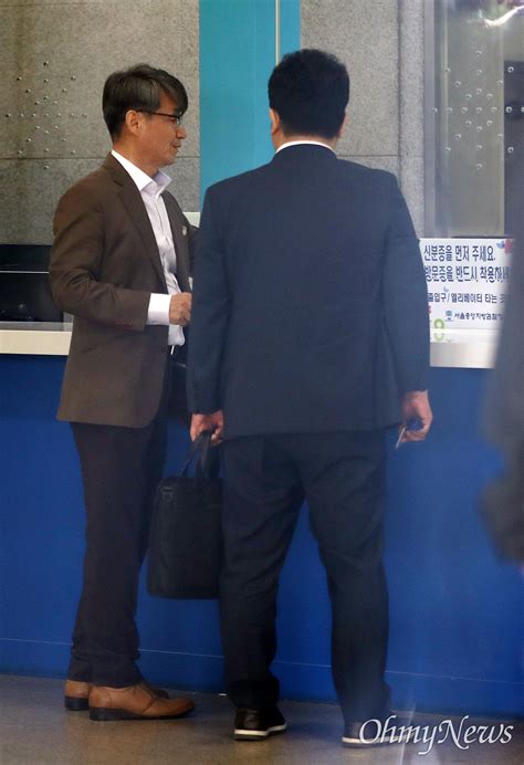 김건희 여사에게 명품백을 전달 혐의 최재영 목사 재소환 오마이포토