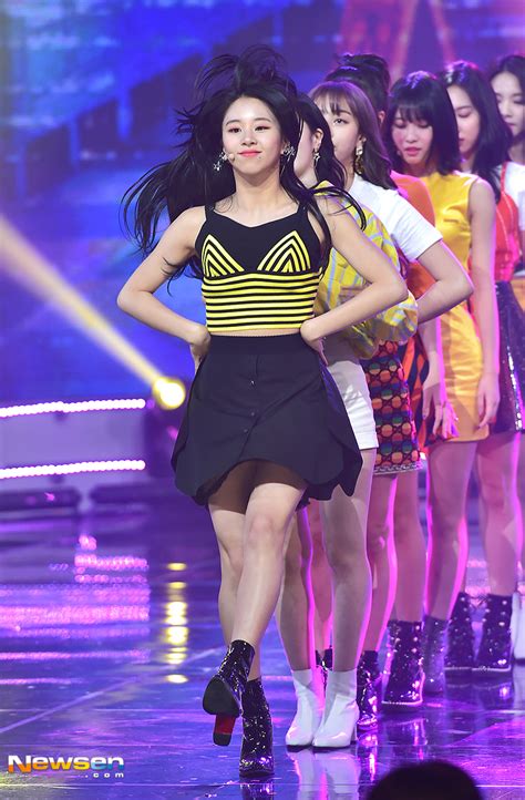 포토엔hd 트와이스 채영 머리가 날아다녀도 미모는 그대로