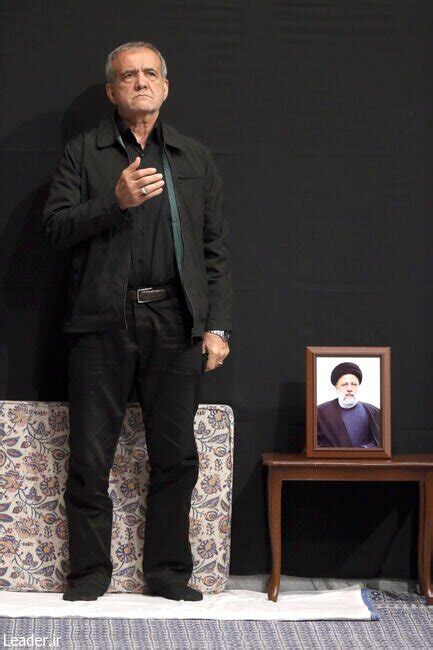 پزشکیان در عزاداری بیت رهبری عکس