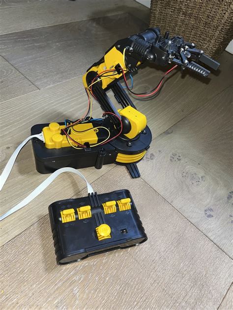 Robotic Arm Control Using Bluetooth Arduino And Android OFF