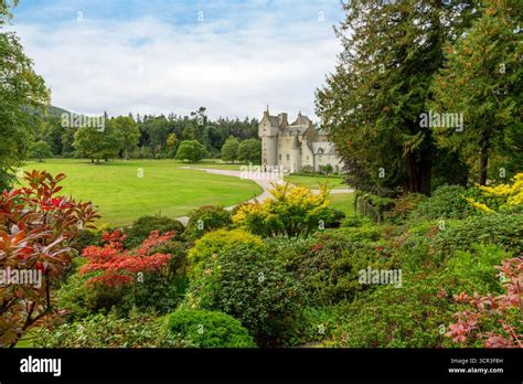Ballindalloch Castle The Pearl Of The North Is A Historic 16th