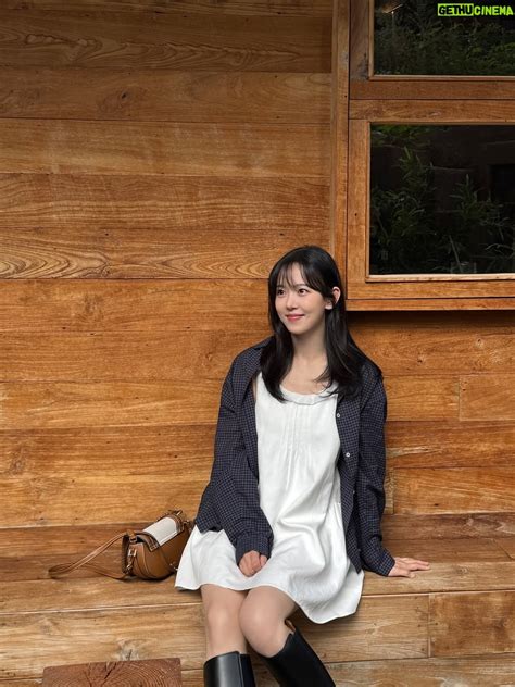 Kang Han Na Instagram 속마음은 그 반대인재👉🏻👈🏻 스타트업 Gethu Cinema