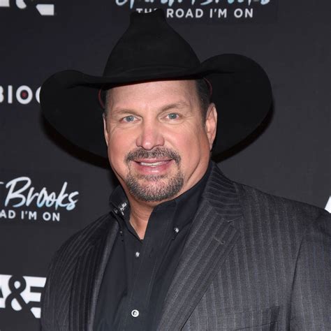 Garth Brooks Looks Back On Friendship With Loretta Lynn After Her Death