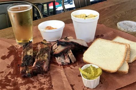 Lockhart Smokehouse Opens In Arlingtons Texas Live Complex Hoodline