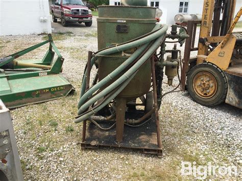 Clemco Scwb 2452 Sandblaster And Sand Agriculture Bigiron