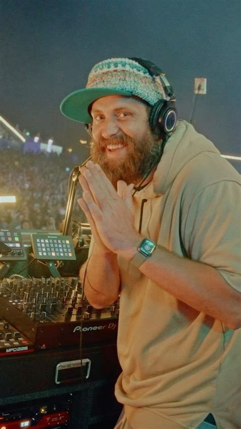 Pretty Lights Height How Tall Is Derek Vincent Smith Ceocolumn