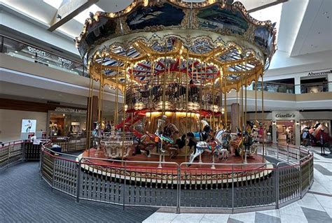 Carousel Closing Soon At Oak Park Mall In Overland Park