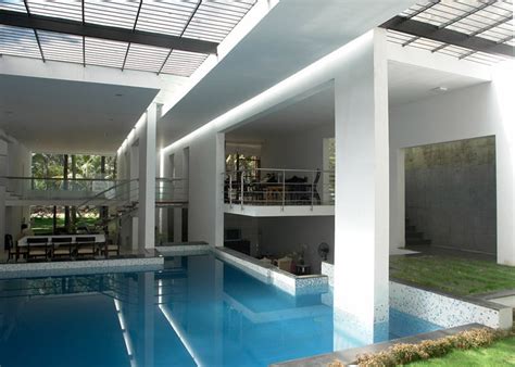 10 Strange And Beautiful Indian Houses