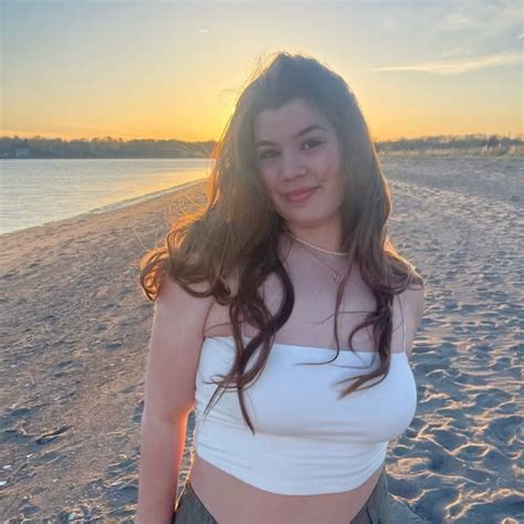soph (@sophiapoco) • Threads, Say more