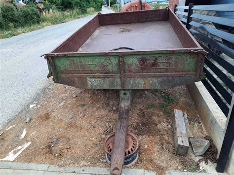 Rimorkio E Trepqes Me Kiper Ne Gjendje Te Mir Pune Besianë