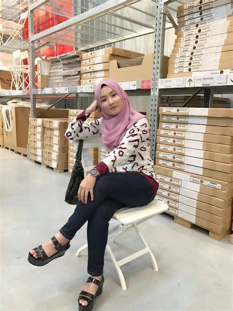 koleksi awek tudung² on Twitter DM for hot pic