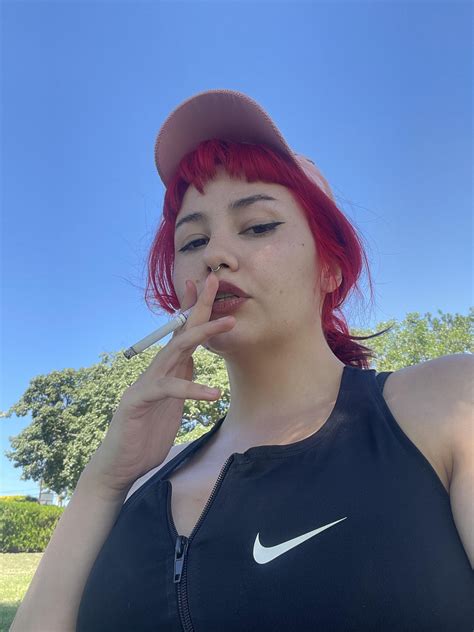 Come Smoke With Me R Smokingwomen