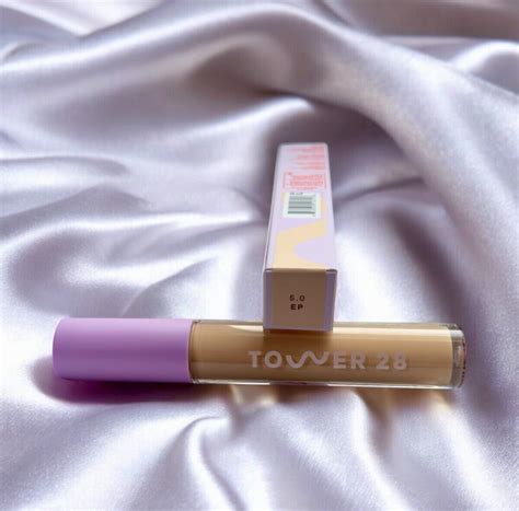 Tower 28 Swipe All Over Hydrating Serum Concealer Shade50 Ep 65 Ml 0