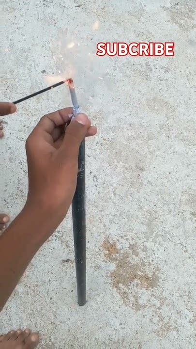 යකඩ බටේක රතිනය පත්තු කරොත් මොකක් වෙයිද 😵😵 Youtubeshorts Subscribe Youtube