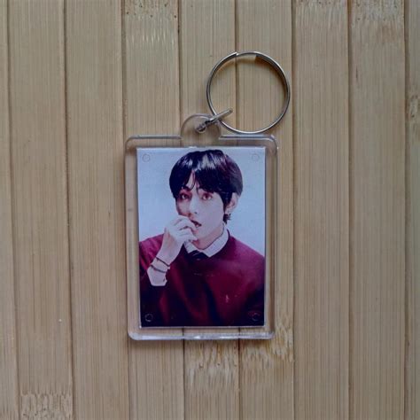 Брелок кім тахен Kim Tae Hyung Bts — ціна 30 грн у каталозі Брелоки Купити товари для дому та