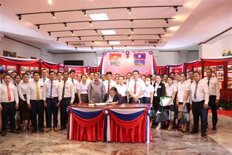 ນັກສຶກສາທິດສະດີການເມືອງຂັ້ນຕົ້ນ ຮຸ່ນທີ I ຂອງ ສມປຊ ທັດສະນະຫໍພິພິທະພັນ ປ້ອງກັນຄວາມສະຫງົບ