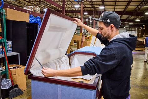 Cremation And Funeral Covington Box And Packaging