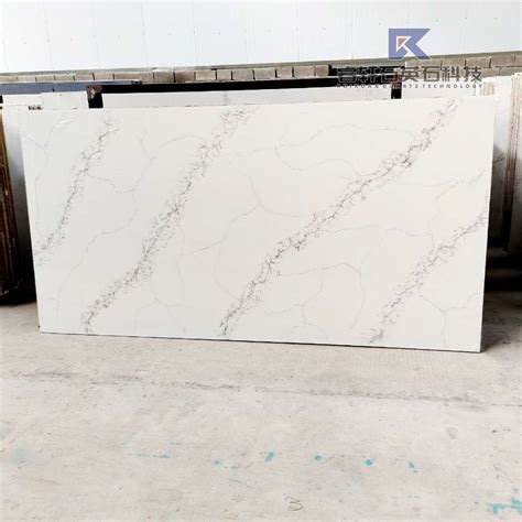 2cm Thickness Engineered Quartz White Calacatta Quartz Slab In Stock