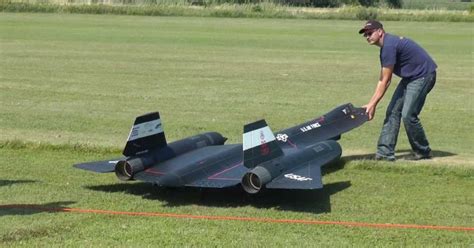Gigantic Rc Turbin Jet Powered Sr 71 Blackbird Aircraft Show Rc Model