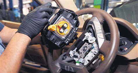 Autofile News Via Supports Govt`s Airbag Recall