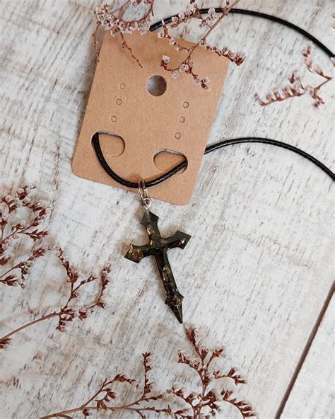 Кулон хрестик — ціна 199 грн у каталозі Кулони Купити аксесуари за доступною ціною на Шафі