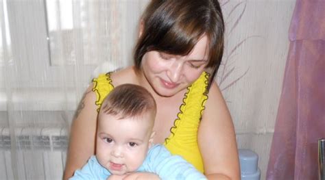 Сестра залишила свою 2 місячну доньку на мені і зниkла Повернулася