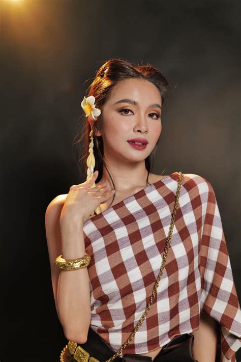 រាជនីក្រម៉ាខ្មែរ មាន សូនីតា មានមុខមាត់ដើរលើកម្រាលព្រំក្រហម