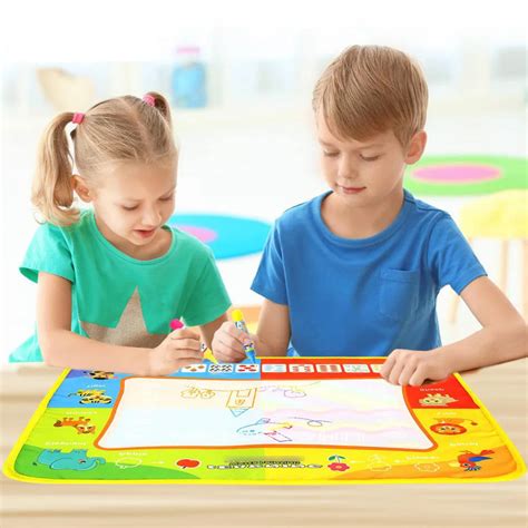 4 가지 종류의 매직 워터 드로잉 천 매트 물 낙서 펜 그림 매트 어린이 교육 드로잉 보드 장난감종이 장난감