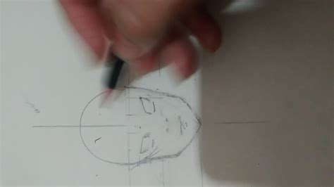 و من در تلاش برای کشیدن نقاشی نمی دونم دختری بکشم یا پسر خواهرم کوچکم