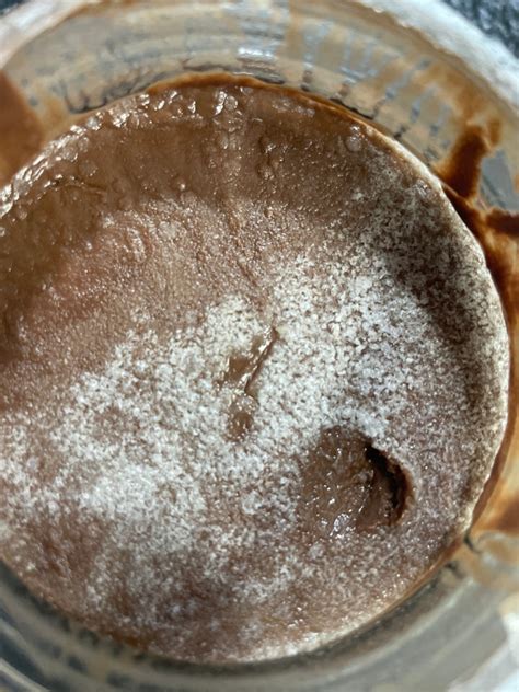 누텔라 위에 흰색 지식in