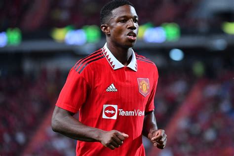 Tyrell Malacia Salary Net Worth Age Girlfriend Career And Much More