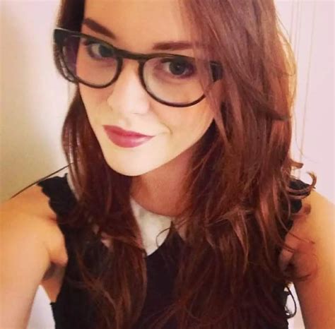 Beautiful Nerdy Scrolller