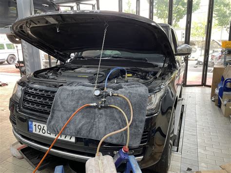 광주보그 냉각수 누수수리 coolant level low 레인지로버 보그 라디에이터가 터져서 교체방법 h모터스에서