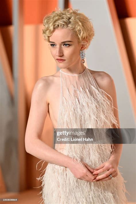 Julia Garner Attends The 2025 Vanity Fair Oscar Party Hosted By News