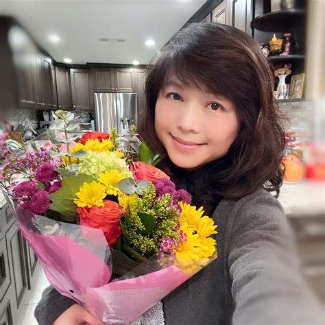 時常保持一顆少女心 記錄一下灣的 史努比超商 7 Eleven 真的超可愛的都不想離開 如果可以養一隻史努比在家，應該每天會抱著吧 年齡