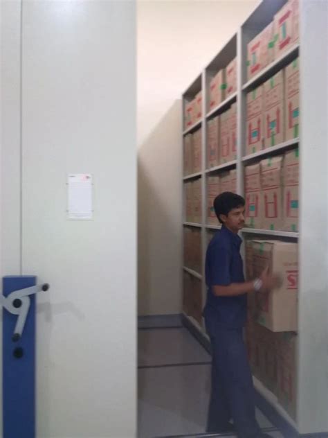 Document Mobile Compactor At ₹ 14000 Piece In Ahmedabad Id 2850782659748