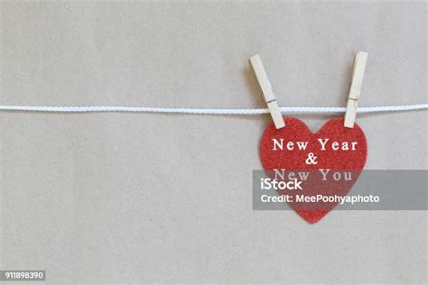 붉은 밧줄에 매달려 마음과 새 해 새로운 당신이 텍스트 디자인 컨셉 작품에 대 한 0명에 대한 스톡 사진 및 기타 이미지 0명 개념 공휴일 Istock