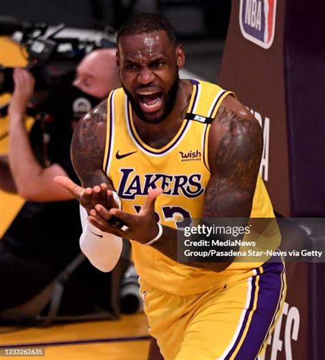 Lebron James Photo Photos And Premium High Res Pictures Getty Images