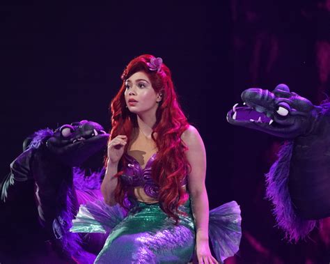 Photos See Aulii Cravalho Queen Latifah Shaggy And More In The