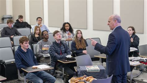 Guest Lecturer Steven Shapiro Gives Umsl Entrepreneurship Students A