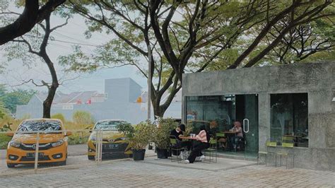 Tips Terlihat Cool Di Coffee Shop