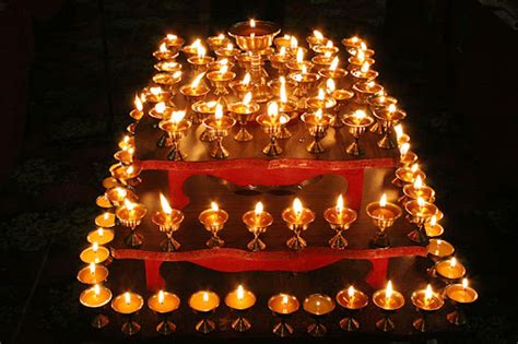 Эрдэнэ Зуу хийд Зул өргөх