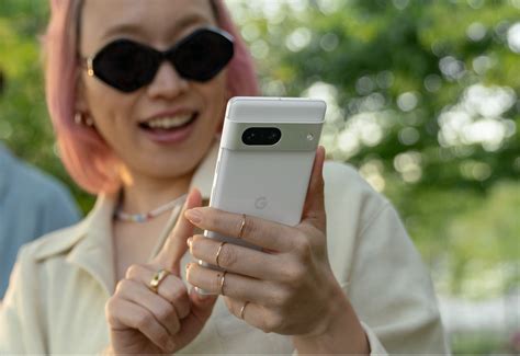 Google Opens Up Its AI Chatbot Bard To A Few Of Its Pixel Superfans