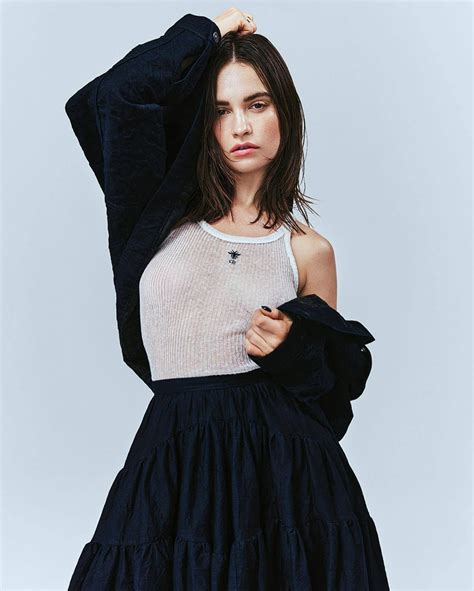 헐리우드 릴리 제임스 S 매거진 화보