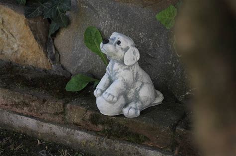 ᐉ Садовая фигура статуэтка Собачка с мячиком из цемента ручная работа