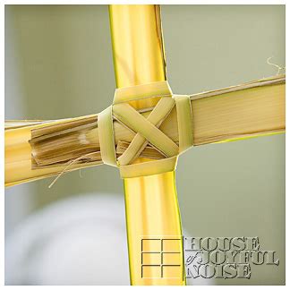 How To Make A Beautiful Palm Cross Tutorial With Directions And Photos