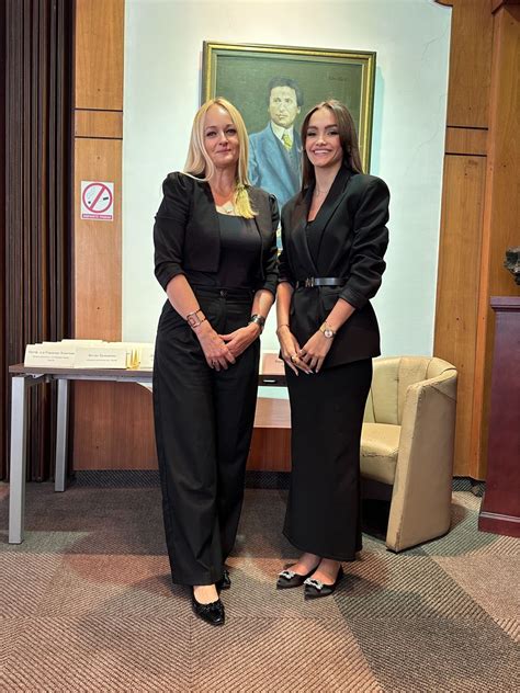 Голема благодарност до мојата професорка Aleksandra Gruevska Drakulevski воедно и претседател на