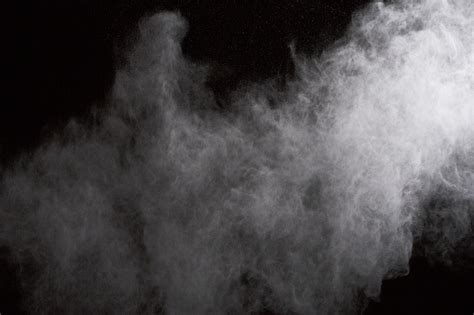 흰색 바탕에 백색 분말 폭발입니다 색깔된 구름입니다 다채로운 먼지 폭발 페인트 Holi입니다 0명에 대한 스톡 사진 및 기타 이미지 Istock