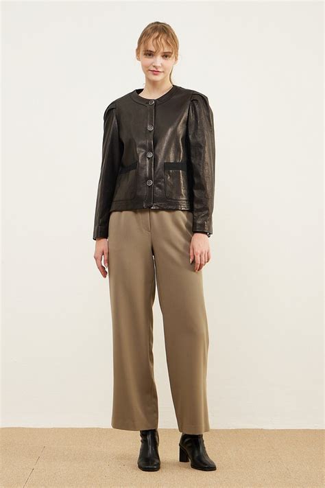 Gcut지컷 셔링 디테일 레더 자켓 Sivillage 에스아이빌리지 Gcut지컷 셔링 디테일 레더 자켓 Sivillage 에스아이빌리지